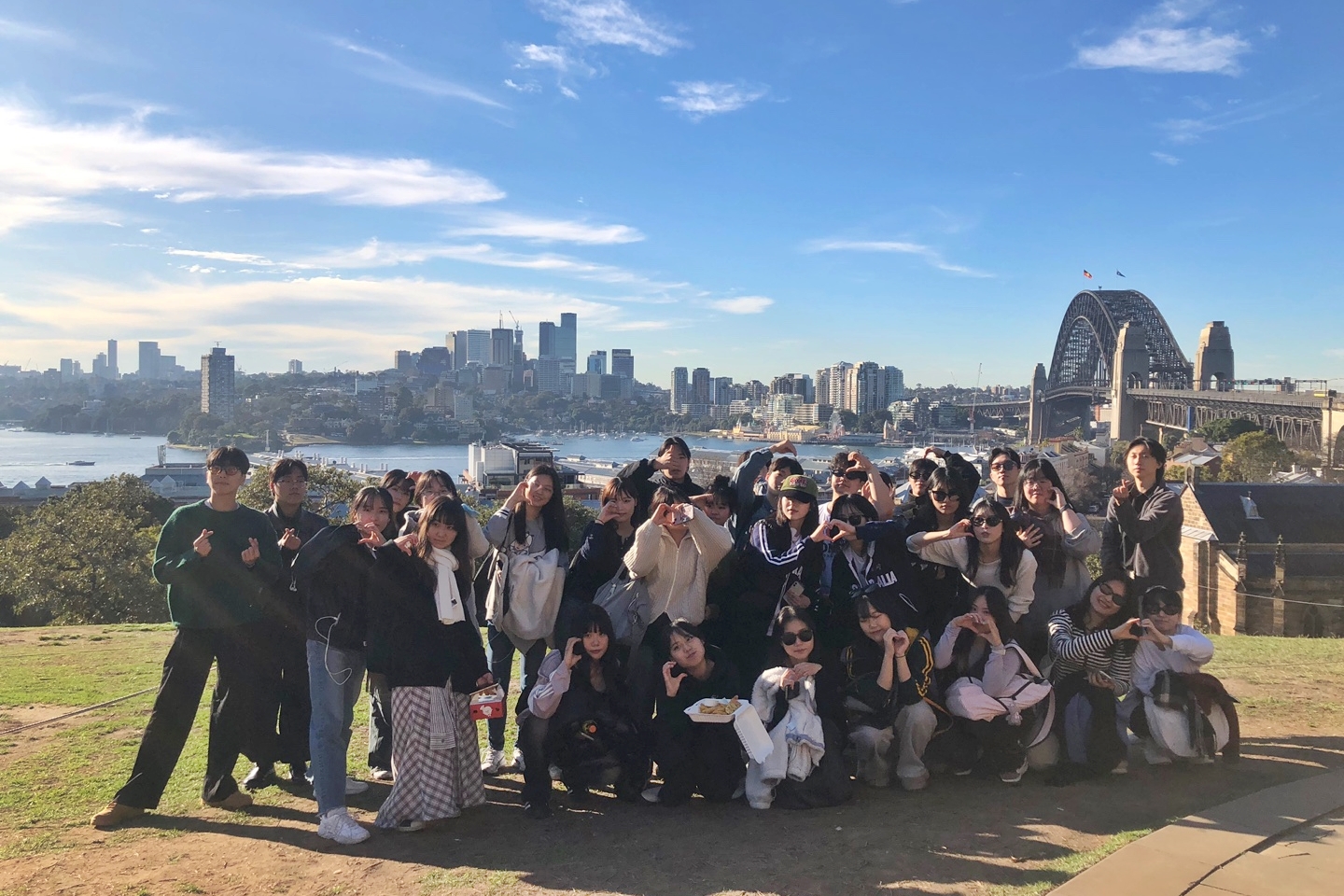 60名参加“蓝色阶梯”的学生，完成加拿大·美国研修 – 国际教育院